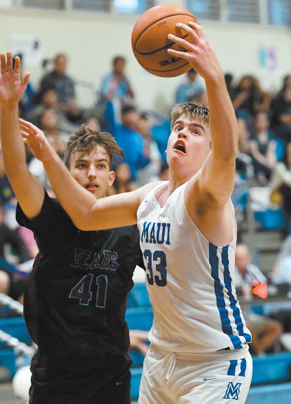 Sabers edge Bears 51-50 | News, Sports, Jobs - Maui News